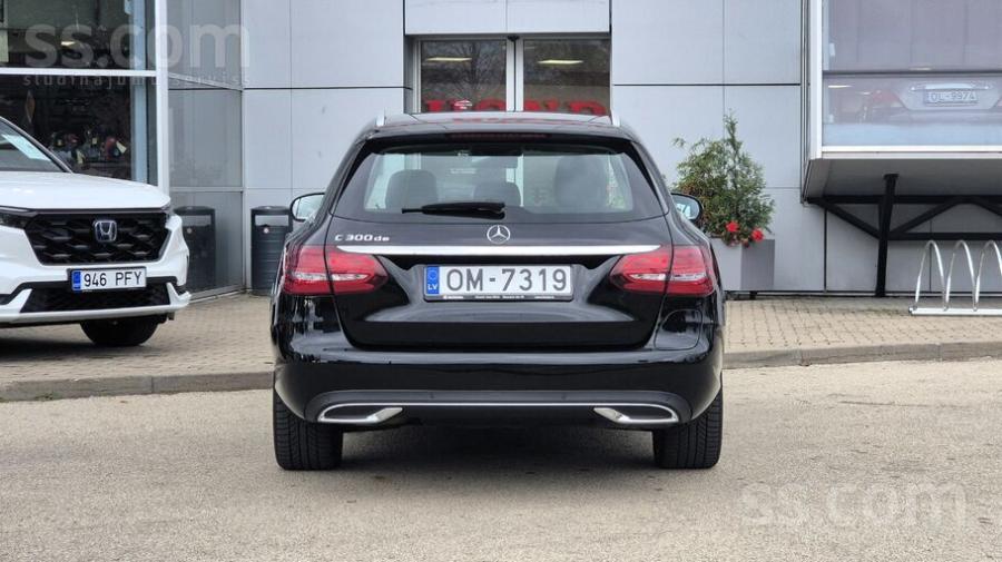 Melns Mercedes-Benz C 300 2020 Rīga, ar dzinēja tilpumu 2.00 L un nobraukumu 168 tūkst. km par 19900 €, foto 10 vietnē AUTOMOTO.COM.LV