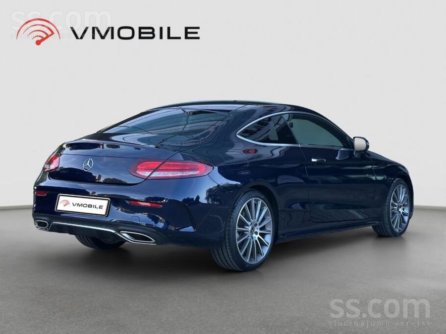 Blue Mercedes-Benz C 300 2020 in Riga, with an engine capacity of 2.00 L and mileage of 18 thousand km for 41990 €, photo 3 on AUTOMOTO.COM.LV