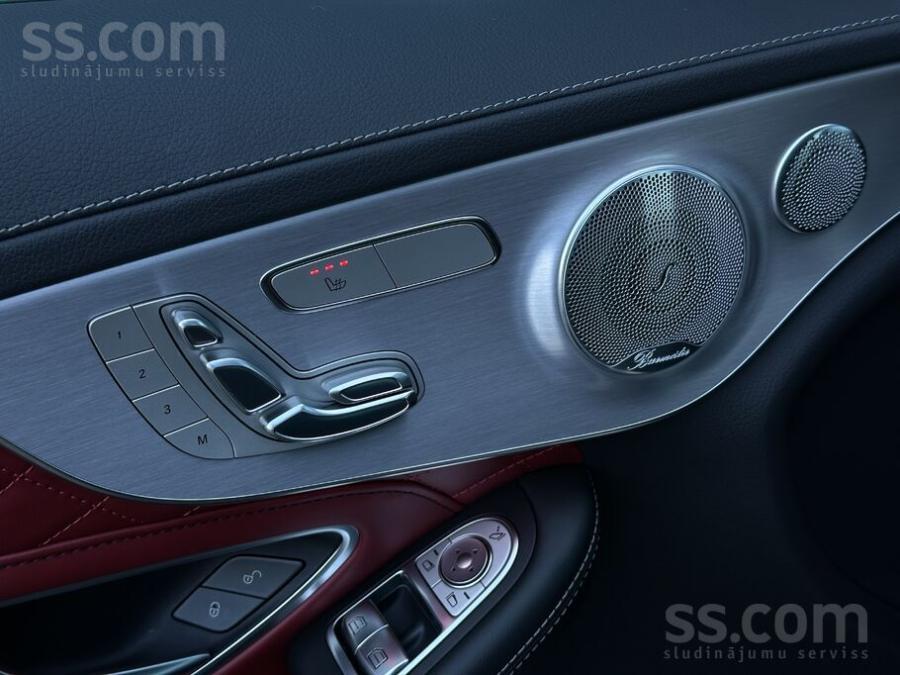 Blue Mercedes-Benz C 300 2020 in Riga, with an engine capacity of 2.00 L and mileage of 18 thousand km for 41990 €, photo 15 on AUTOMOTO.COM.LV