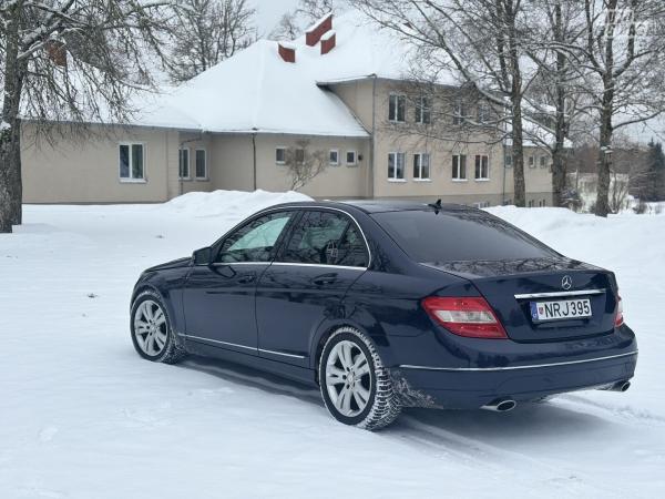 Blue Mercedes-Benz C 300 2010 in Vilnius, with an engine capacity of 3.00 L and mileage of 240 thousand km for 6700 €, photo 4 on AUTOMOTO.COM.LV