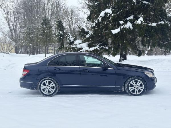 Blue Mercedes-Benz C 300 2010 in Vilnius, with an engine capacity of 3.00 L and mileage of 240 thousand km for 6700 €, photo 7 on AUTOMOTO.COM.LV