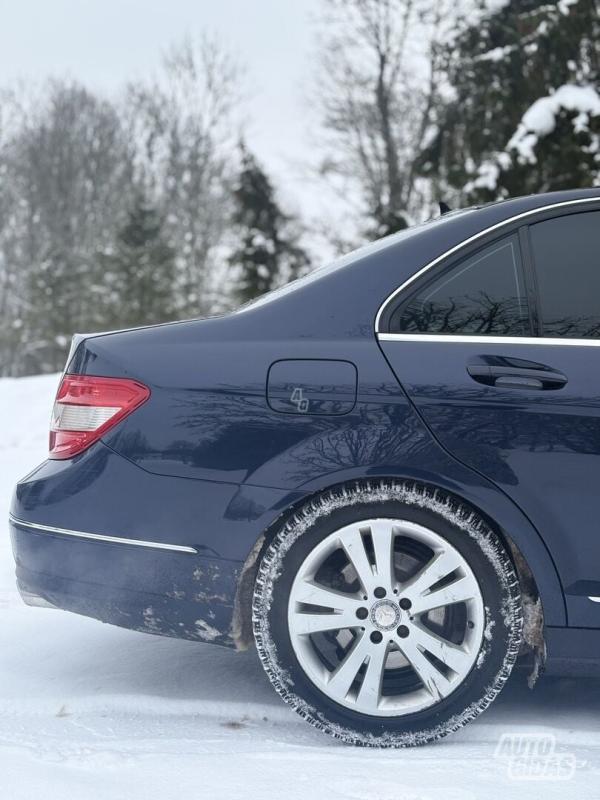 Blue Mercedes-Benz C 300 2010 in Vilnius, with an engine capacity of 3.00 L and mileage of 240 thousand km for 6700 €, photo 8 on AUTOMOTO.COM.LV