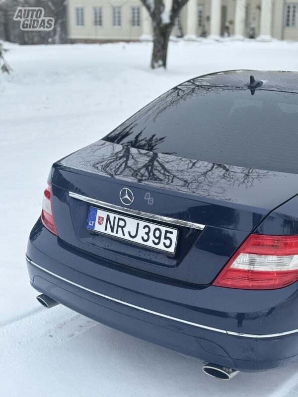 Blue Mercedes-Benz C 300 2010 in Vilnius, with an engine capacity of 3.00 L and mileage of 240 thousand km for 6700 €, photo 9 on AUTOMOTO.COM.LV