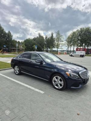 Blue Mercedes-Benz C 300 2015 in Vilnius, with an engine capacity of 1.99 L and mileage of 95 thousand km for 15200 €, photo 4 on AUTOMOTO.COM.LV