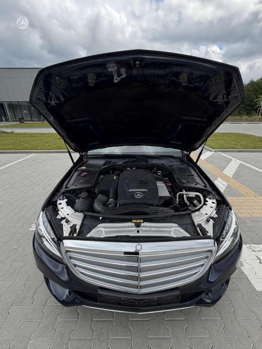 Blue Mercedes-Benz C 300 2015 in Vilnius, with an engine capacity of 1.99 L and mileage of 95 thousand km for 15200 €, photo 12 on AUTOMOTO.COM.LV