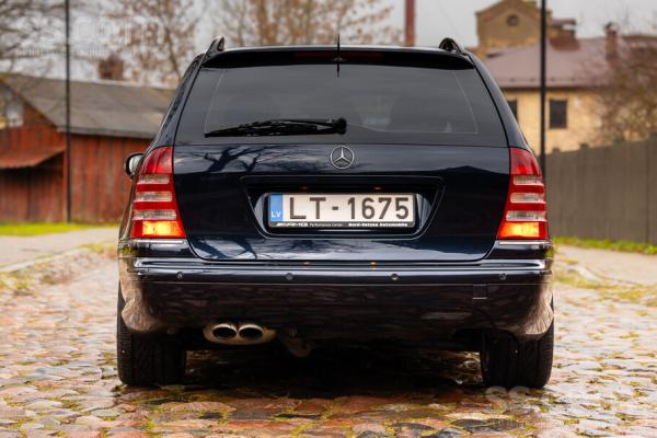 Blue Mercedes-Benz C 300 2003 in Jelgava, with an engine capacity of 3.00 L and mileage of 320 thousand km for 6900 €, photo 6 on AUTOMOTO.COM.LV