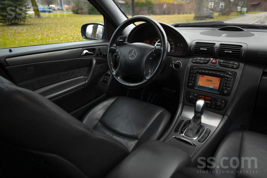 Blue Mercedes-Benz C 300 2003 in Jelgava, with an engine capacity of 3.00 L and mileage of 320 thousand km for 6900 €, photo 9 on AUTOMOTO.COM.LV