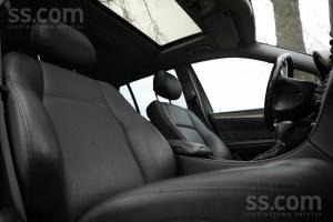 Blue Mercedes-Benz C 300 2003 in Jelgava, with an engine capacity of 3.00 L and mileage of 320 thousand km for 6900 €, photo 12 on AUTOMOTO.COM.LV