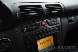 Синий Мерседес Ц 300 2003 в Елгава, объемом двигателя 3.00 л и пробегом 320 тыс. км за 6900 €, фото 15 на AUTOMOTO.COM.LV
