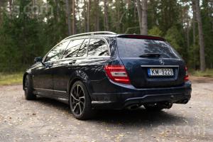 Синий Мерседес Ц 300 2011 в Тукумс, объемом двигателя 3.00 л и пробегом 328 тыс. км за 7800 €, фото 6 на AUTOMOTO.COM.LV