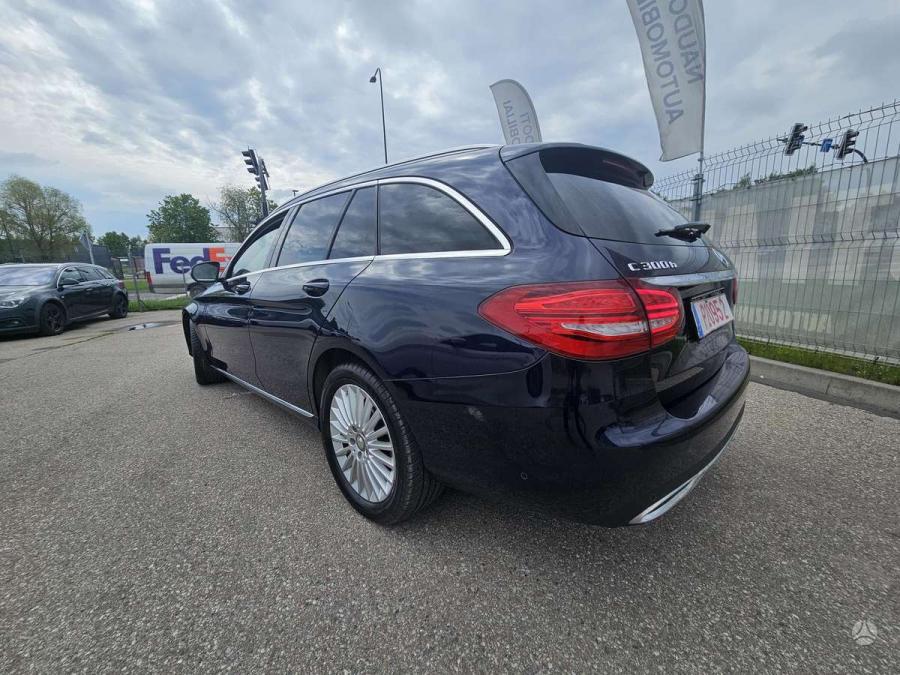 Zils Mercedes-Benz C 300 2016 Kauņa, ar dzinēja tilpumu 2.10 L un nobraukumu 272 tūkst. km par 11999 €, foto 7 vietnē AUTOMOTO.COM.LV