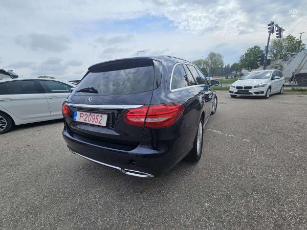 Blue Mercedes-Benz C 300 2016 in Kaunas, with an engine capacity of 2.10 L and mileage of 272 thousand km for 11999 €, photo 8 on AUTOMOTO.COM.LV