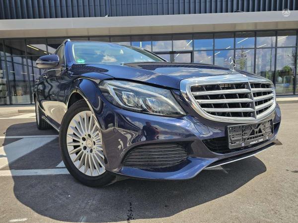 Zils Mercedes-Benz C 300 2016 Kauņa, ar dzinēja tilpumu 2.10 L un nobraukumu 271 tūkst. km par 10999 €, foto 1 vietnē AUTOMOTO.COM.LV