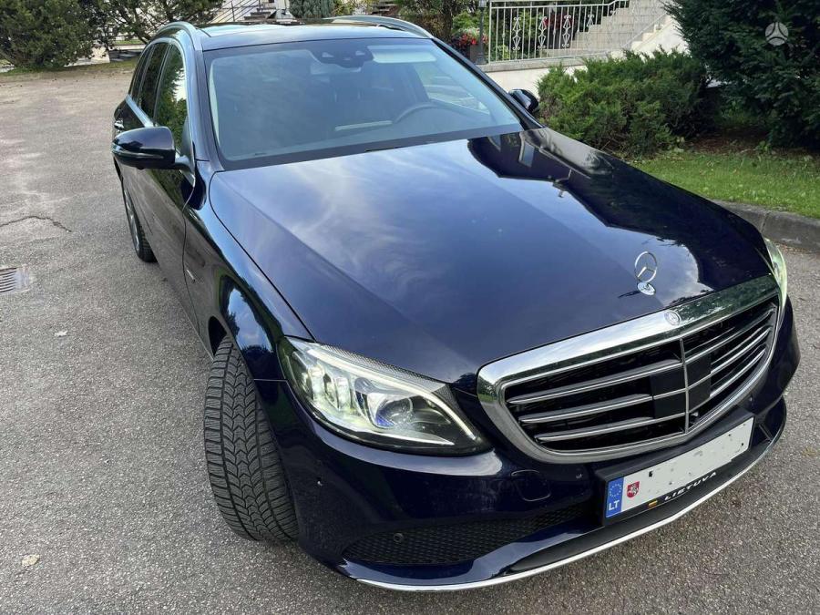 Синий Мерседес Ц 300 2019 в Каунас, объемом двигателя 1.99 л и пробегом 59 тыс. км за 20500 €, фото 3 на AUTOMOTO.COM.LV