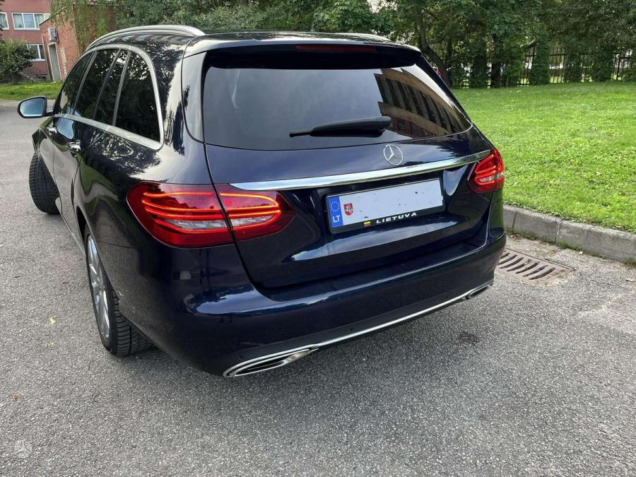 Синий Мерседес Ц 300 2019 в Каунас, объемом двигателя 1.99 л и пробегом 59 тыс. км за 20500 €, фото 6 на AUTOMOTO.COM.LV