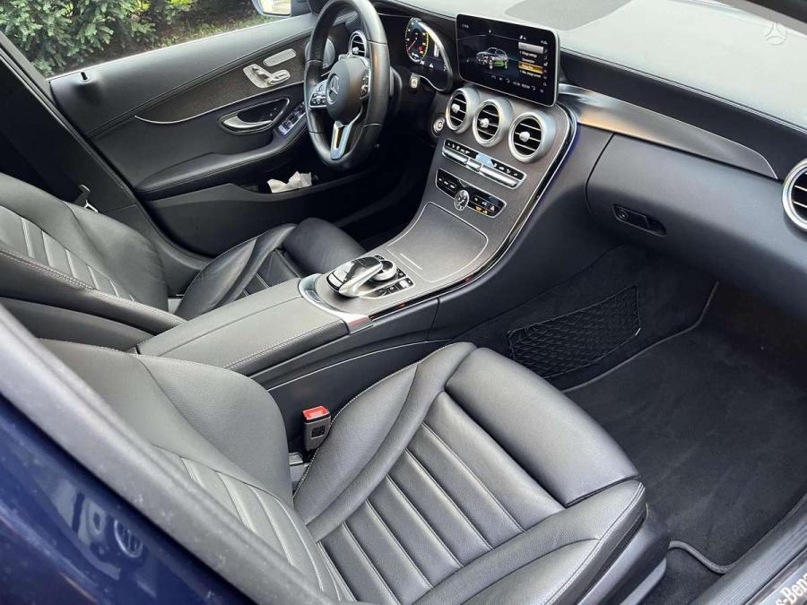 Синий Мерседес Ц 300 2019 в Каунас, объемом двигателя 1.99 л и пробегом 59 тыс. км за 20500 €, фото 11 на AUTOMOTO.COM.LV