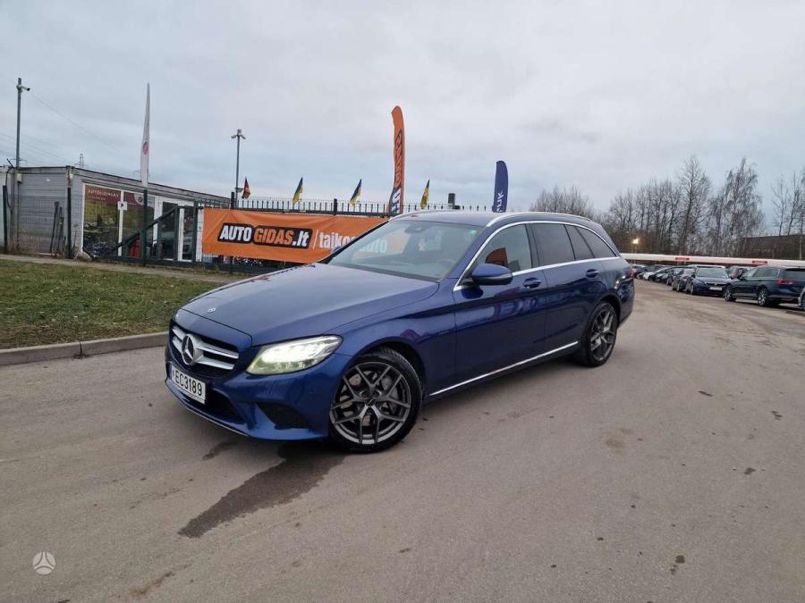 Zils Mercedes-Benz C 300 2020 Kauņa, ar dzinēja tilpumu 1.95 L un nobraukumu 313 tūkst. km par 18990 €, foto 1 vietnē AUTOMOTO.COM.LV