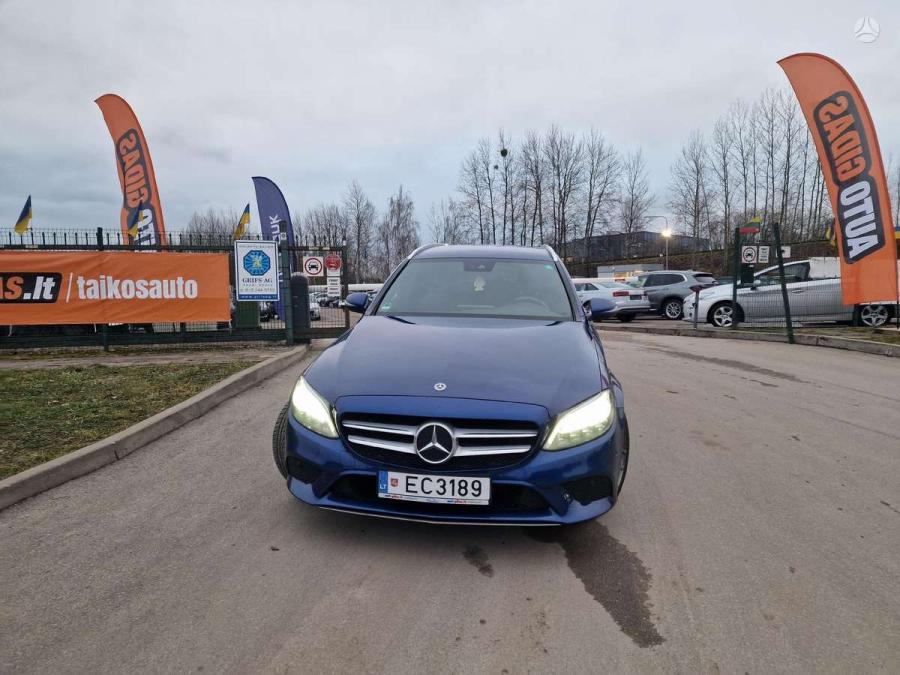 Zils Mercedes-Benz C 300 2020 Kauņa, ar dzinēja tilpumu 1.95 L un nobraukumu 313 tūkst. km par 18990 €, foto 2 vietnē AUTOMOTO.COM.LV