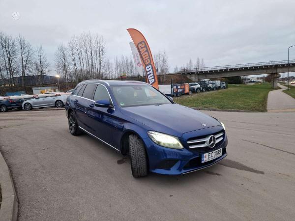 Blue Mercedes-Benz C 300 2020 in Kaunas, with an engine capacity of 1.95 L and mileage of 313 thousand km for 18990 €, photo 3 on AUTOMOTO.COM.LV
