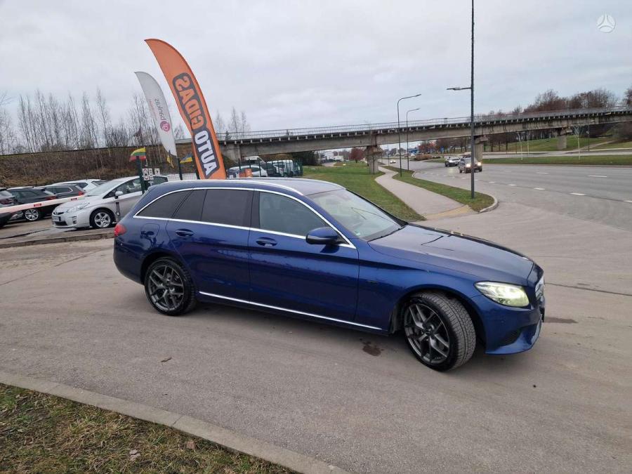 Zils Mercedes-Benz C 300 2020 Kauņa, ar dzinēja tilpumu 1.95 L un nobraukumu 313 tūkst. km par 18990 €, foto 5 vietnē AUTOMOTO.COM.LV