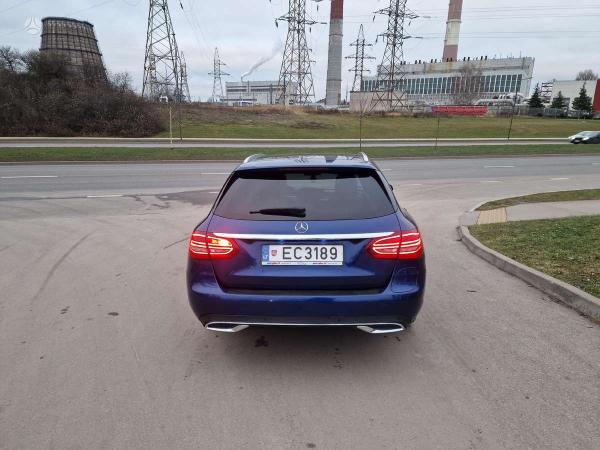 Blue Mercedes-Benz C 300 2020 in Kaunas, with an engine capacity of 1.95 L and mileage of 313 thousand km for 18990 €, photo 8 on AUTOMOTO.COM.LV