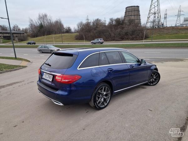 Blue Mercedes-Benz C 300 2020 in Kaunas, with an engine capacity of 2.00 L and mileage of 313 thousand km for 18990 €, photo 7 on AUTOMOTO.COM.LV