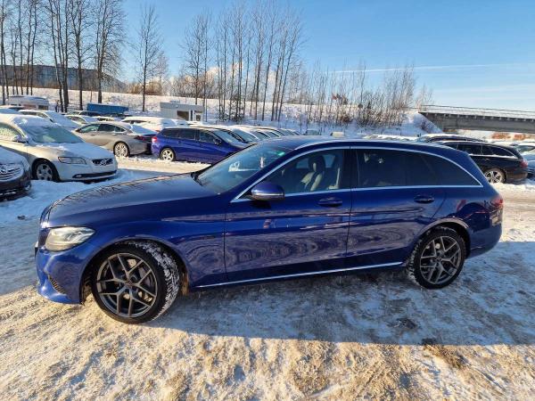 Blue Mercedes-Benz C 300 2020 in Kaunas, with an engine capacity of 1.95 L and mileage of 313 thousand km for 18750 €, photo 5 on AUTOMOTO.COM.LV