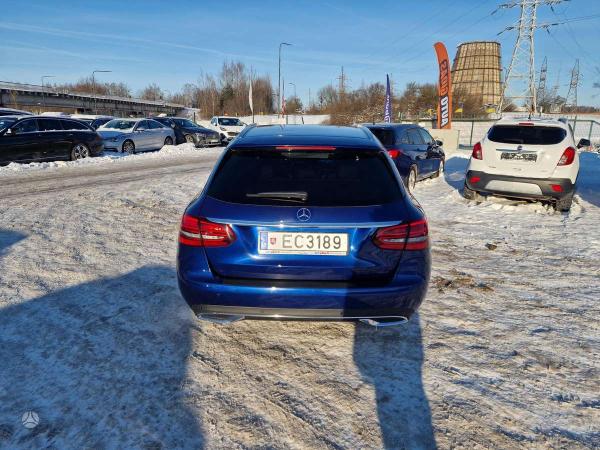 Blue Mercedes-Benz C 300 2020 in Kaunas, with an engine capacity of 1.95 L and mileage of 313 thousand km for 18750 €, photo 9 on AUTOMOTO.COM.LV