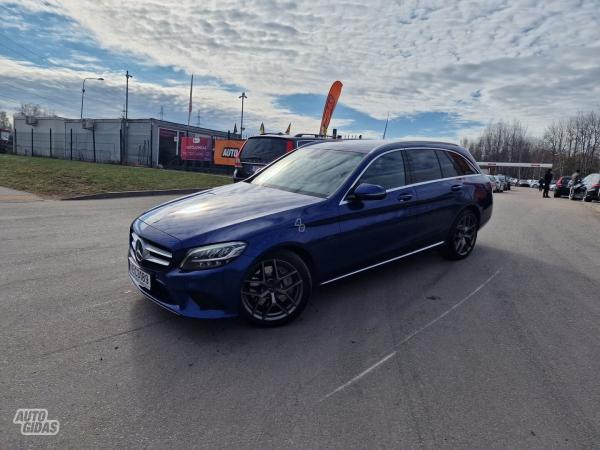 Blue Mercedes-Benz C 300 2020 in Kaunas, with an engine capacity of 2.00 L and mileage of 313 thousand km for 17000 €, photo 1 on AUTOMOTO.COM.LV