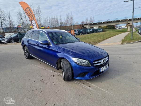 Blue Mercedes-Benz C 300 2020 in Kaunas, with an engine capacity of 2.00 L and mileage of 313 thousand km for 17000 €, photo 3 on AUTOMOTO.COM.LV