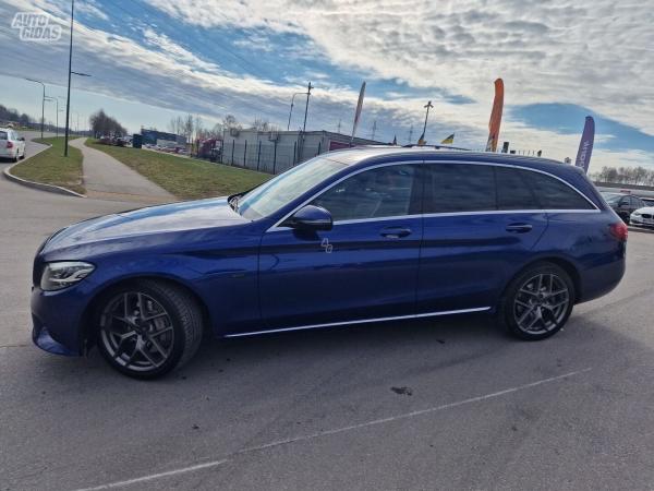 Blue Mercedes-Benz C 300 2020 in Kaunas, with an engine capacity of 2.00 L and mileage of 313 thousand km for 17000 €, photo 4 on AUTOMOTO.COM.LV