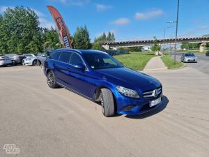 Синий Мерседес Ц 300 2020 в Каунас, объемом двигателя 2.00 л и пробегом 313 тыс. км за 14990 €, фото 4 на AUTOMOTO.COM.LV