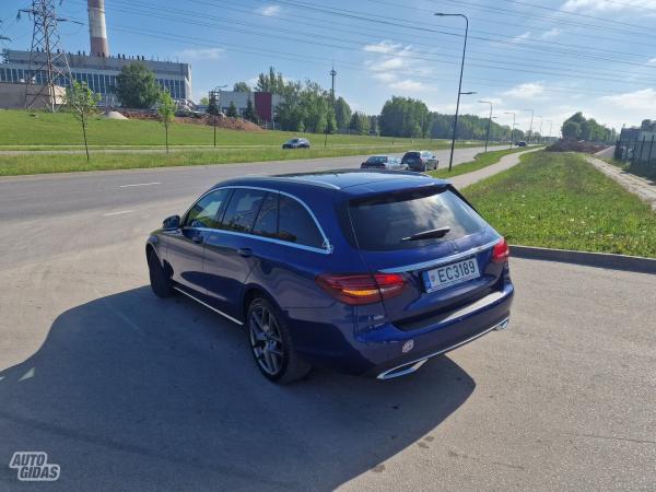 Синий Мерседес Ц 300 2020 в Каунас, объемом двигателя 2.00 л и пробегом 313 тыс. км за 14990 €, фото 10 на AUTOMOTO.COM.LV