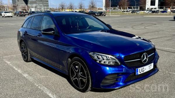 Blue Mercedes-Benz C 300 2020 in Riga, with an engine capacity of 2.00 L and mileage of 111 thousand km for 25400 €, photo 1 on AUTOMOTO.COM.LV
