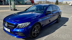 Blue Mercedes-Benz C 300 2020 in Riga, with an engine capacity of 2.00 L and mileage of 111 thousand km for 25400 €, photo 3 on AUTOMOTO.COM.LV