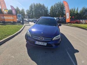 Blue Mercedes-Benz C 300 2020 in Kaunas, with an engine capacity of 1.95 L and mileage of 319 thousand km for 12990 €, photo 3 on AUTOMOTO.COM.LV