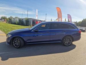Blue Mercedes-Benz C 300 2020 in Kaunas, with an engine capacity of 1.95 L and mileage of 319 thousand km for 12990 €, photo 5 on AUTOMOTO.COM.LV