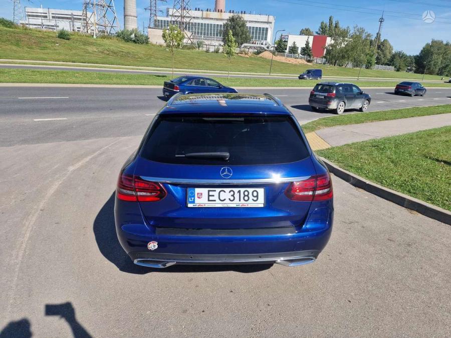 Blue Mercedes-Benz C 300 2020 in Kaunas, with an engine capacity of 1.95 L and mileage of 319 thousand km for 12990 €, photo 10 on AUTOMOTO.COM.LV