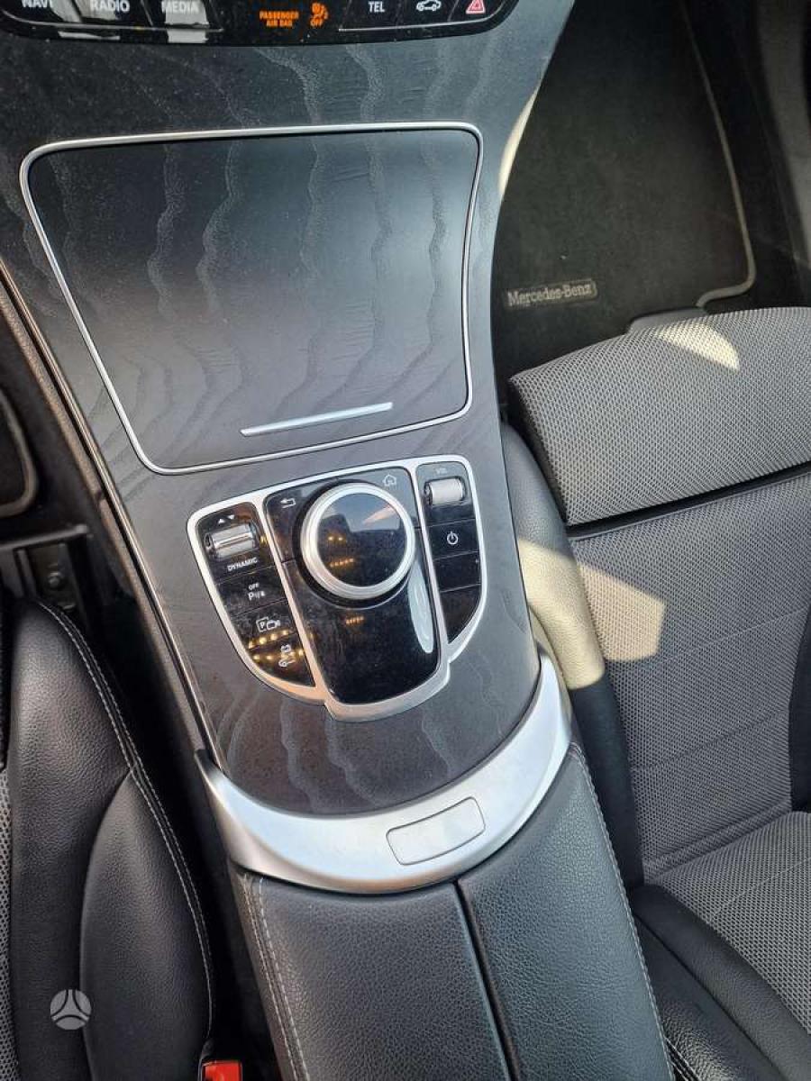 Blue Mercedes-Benz C 300 2020 in Kaunas, with an engine capacity of 1.95 L and mileage of 319 thousand km for 12990 €, photo 20 on AUTOMOTO.COM.LV