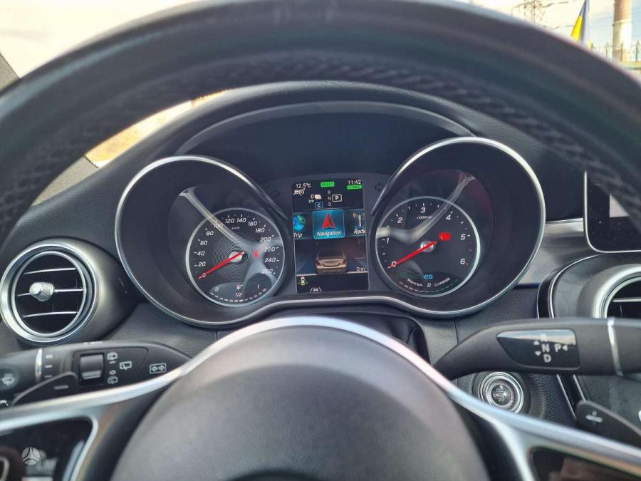Blue Mercedes-Benz C 300 2020 in Kaunas, with an engine capacity of 1.95 L and mileage of 319 thousand km for 12990 €, photo 22 on AUTOMOTO.COM.LV
