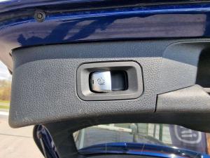 Blue Mercedes-Benz C 300 2020 in Kaunas, with an engine capacity of 1.95 L and mileage of 319 thousand km for 12990 €, photo 34 on AUTOMOTO.COM.LV