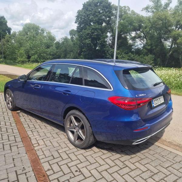 Blue Mercedes-Benz C 300 2023 in Kaunas, with an engine capacity of 2.00 L and mileage of 53 thousand km for 25300 €, photo 2 on AUTOMOTO.COM.LV
