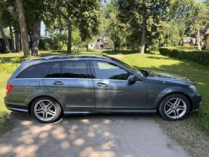 Green Mercedes-Benz C 300 2011 in Utena, with an engine capacity of 2.99 L and mileage of 250 thousand km for 6999 €, photo 16 on AUTOMOTO.COM.LV