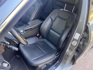 Green Mercedes-Benz C 300 2011 in Utena, with an engine capacity of 2.99 L and mileage of 250 thousand km for 6999 €, photo 20 on AUTOMOTO.COM.LV