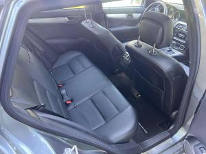 Green Mercedes-Benz C 300 2011 in Utena, with an engine capacity of 2.99 L and mileage of 250 thousand km for 6999 €, photo 22 on AUTOMOTO.COM.LV