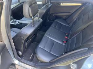 Green Mercedes-Benz C 300 2011 in Utena, with an engine capacity of 2.99 L and mileage of 250 thousand km for 6999 €, photo 23 on AUTOMOTO.COM.LV