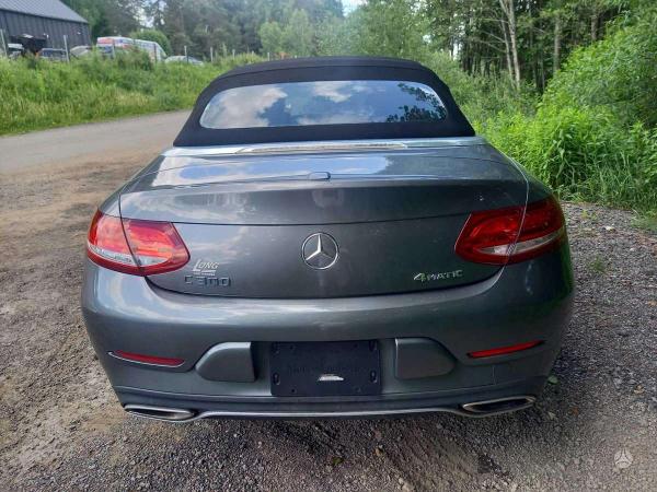 Grey Mercedes-Benz C 300 2017 in Vilnius, with an engine capacity of 2.00 L and mileage of 187 thousand km for 16000 €, photo 4 on AUTOMOTO.COM.LV
