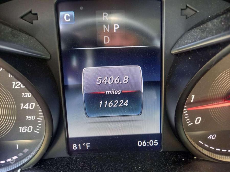 Grey Mercedes-Benz C 300 2017 in Vilnius, with an engine capacity of 2.00 L and mileage of 187 thousand km for 16000 €, photo 10 on AUTOMOTO.COM.LV