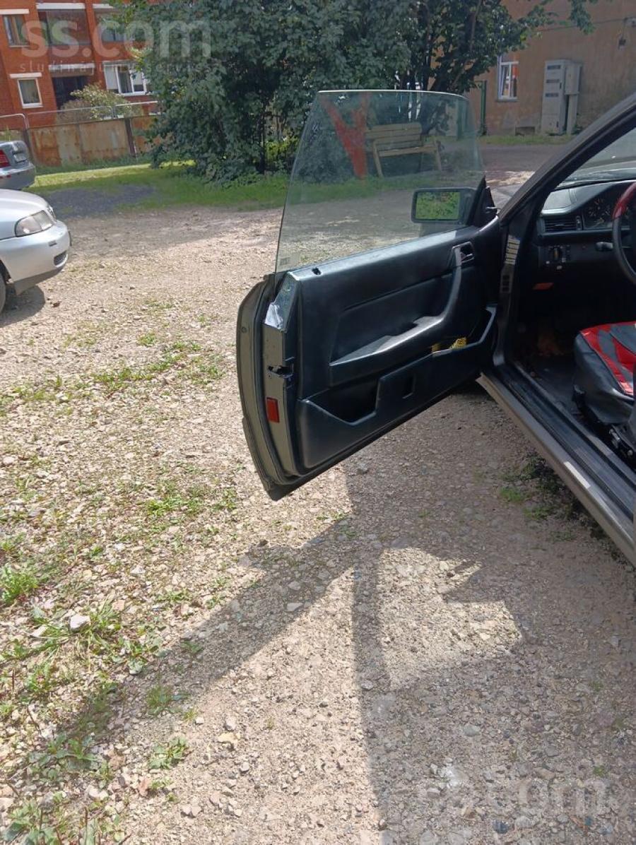 Pelēks Mercedes-Benz C 300 1989 Rīga, ar dzinēja tilpumu 3.00 L un nobraukumu 288 tūkst. km par 7000 €, foto 4 vietnē AUTOMOTO.COM.LV