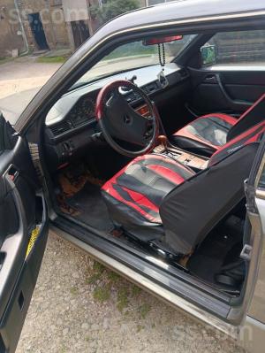 Pelēks Mercedes-Benz C 300 1989 Rīga, ar dzinēja tilpumu 3.00 L un nobraukumu 288 tūkst. km par 7000 €, foto 7 vietnē AUTOMOTO.COM.LV
